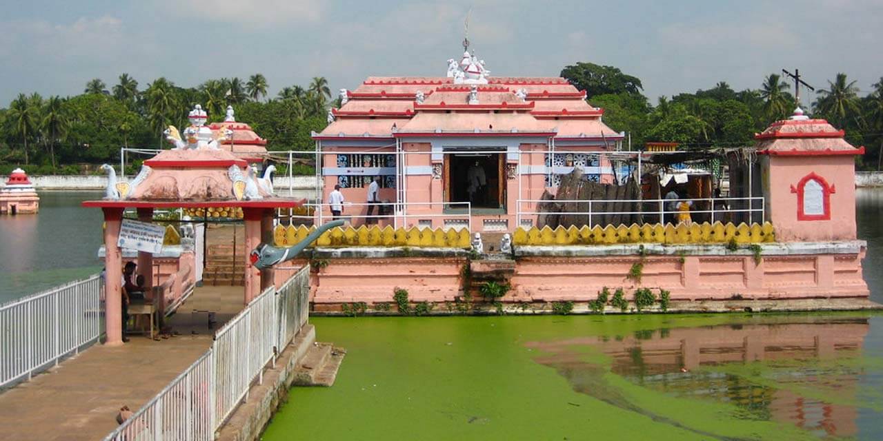 Narendra Pushkarinee (Narendra tank puri)